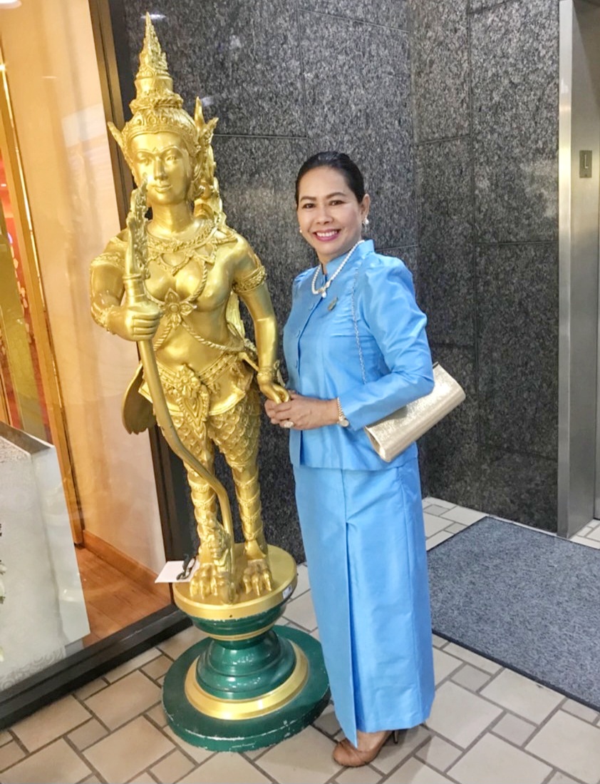 เทรนด์ชุดไทยประยุกต์ กับคุณ วรนุช บุญประกอบ | Khaosod USA